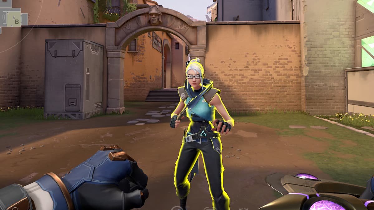 How to get the nerd glasses crosshair in Valorant | Pro Game Guides