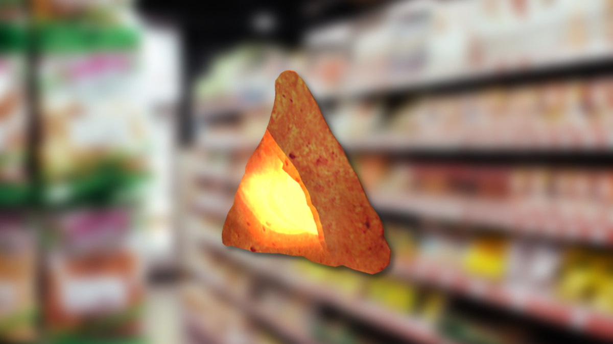 How to get the free Flaming Hot Chip Head avatar item on Roblox ...