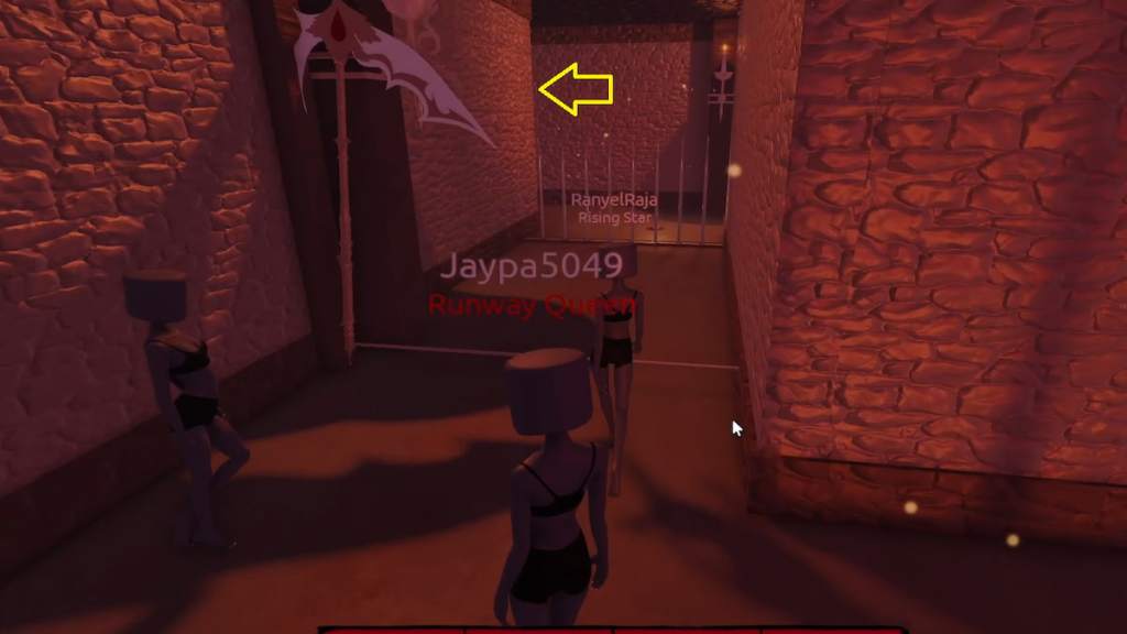 How to complete the Maze in Roblox Dress to Impress (DTI) - Lana Lore ...